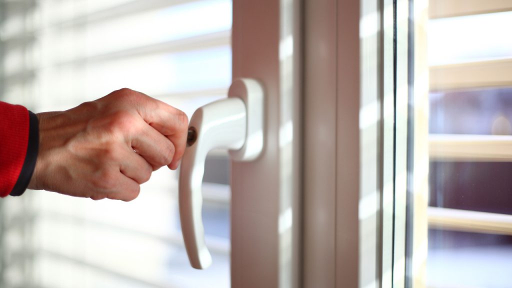 How To Open A Locked Window With A Knife - Construction How