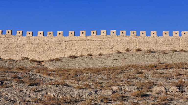 Rammed Earth; Key Features and Applications - Construction How