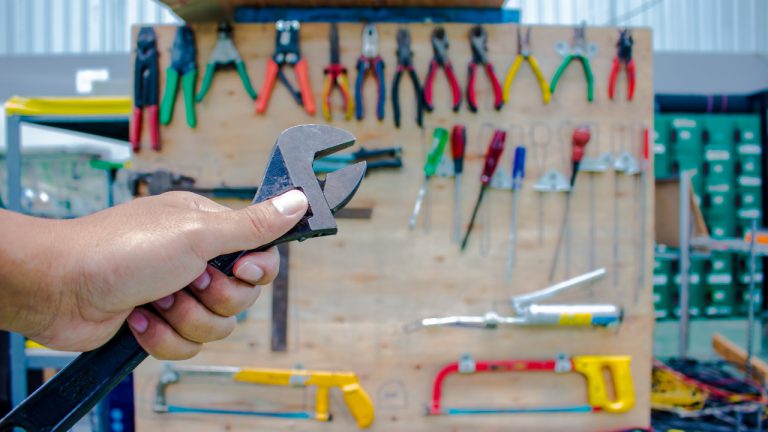 5 Smart Ways to Organize Your Workshop Tool Storage - Construction How