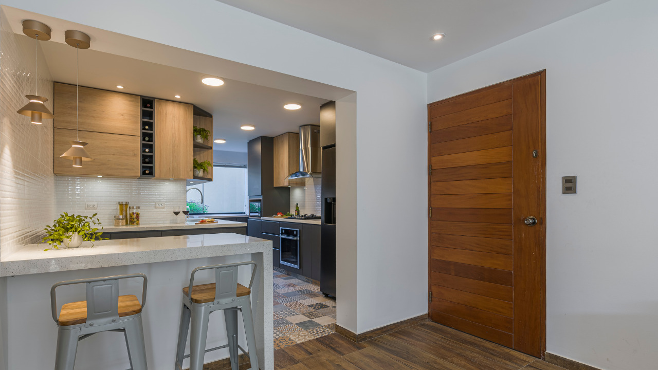 17 Small Galley Kitchen Ideas for Renovation on a Budget 2023 ...